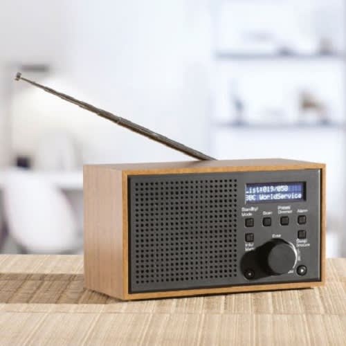 Daewoo Compact Wooden Dab - Fm Radio With Alarm Clock Function ...